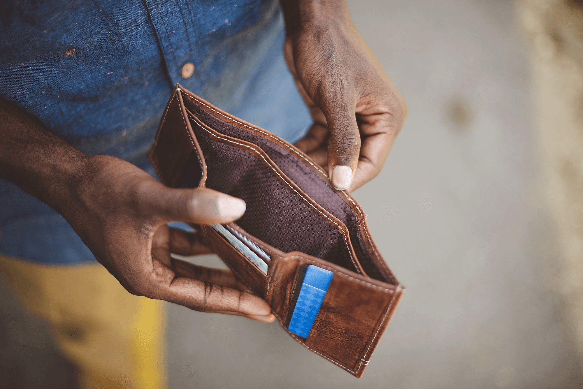 Items you should never carry in your wallet | Adirondack Bank